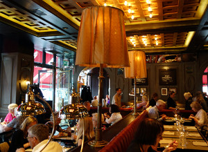 Tuttons Covent Garden- Dinner in the Piazza - Sunny in London