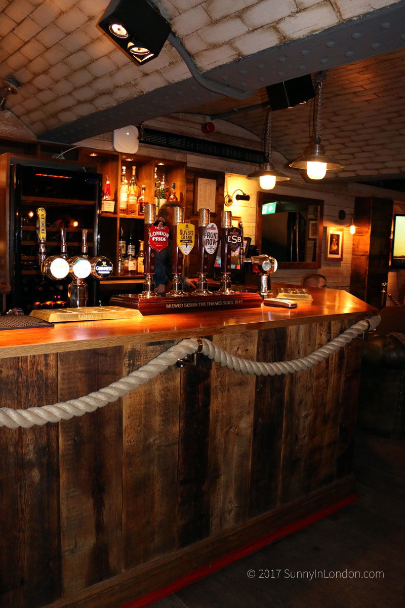 The Admiralty Pub Review - Sunny in London