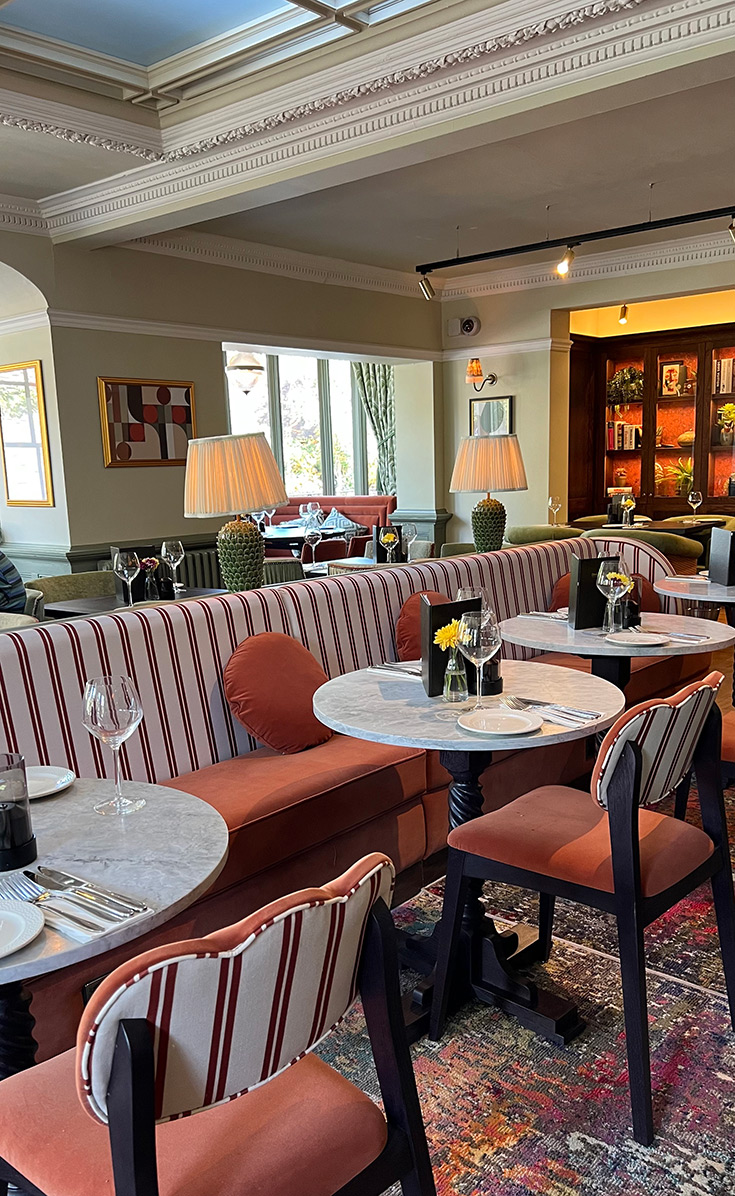 The Old Bull and Bush Pub Review - Sunny in London