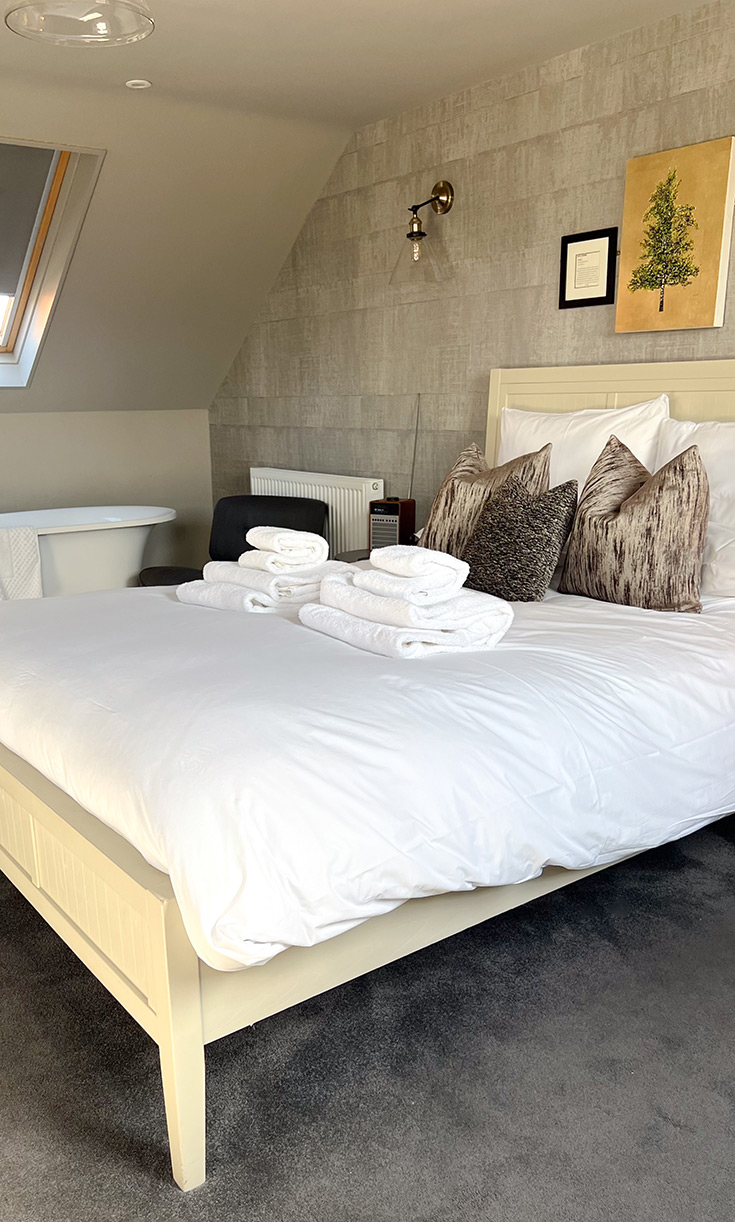 The Lifeboat Inn Thornham Norfolk Review - Sunny in London