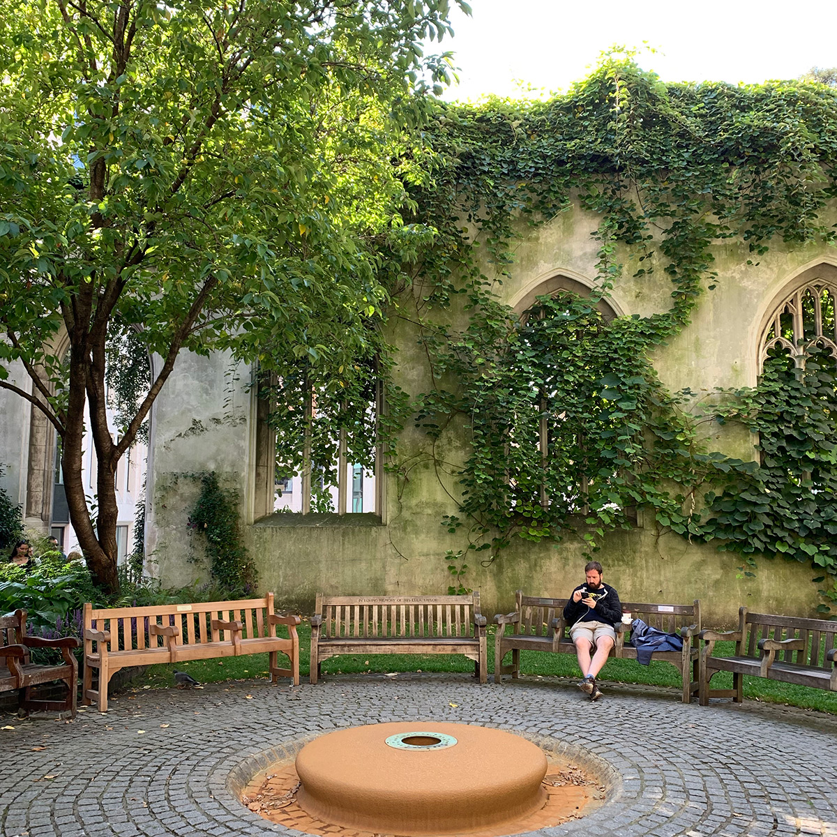 Skip the Crowds: 10 Fast & Free London Hidden Gems - Sunny in London